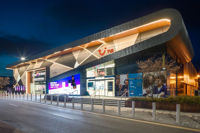Currys PC World – Fort Kinnaird Retail Park - Case Study - Titan Facades